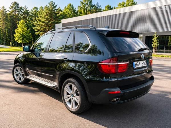 BMW X5 2007 Utena vietnē Melns BMW X5 2007 Utena, ar dzinēja tilpumu 3.00 L un nobraukumu 358 tūkst. km par 5900 €, foto 4 vietnē AUTOMOTO.COM.LV