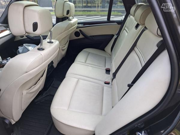 BMW X5 2007 Utena vietnē Melns BMW X5 2007 Utena, ar dzinēja tilpumu 3.00 L un nobraukumu 358 tūkst. km par 5900 €, foto 7 vietnē AUTOMOTO.COM.LV