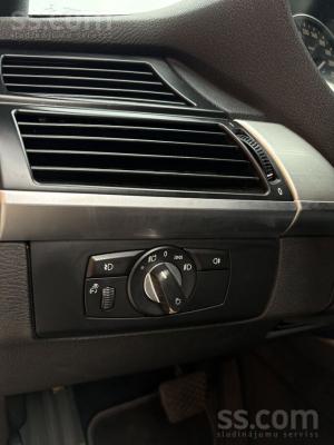 Black BMW X5 2007 in Riga, with an engine capacity of 3.00 L and mileage of 249 thousand km for 8200 €, photo 13 on AUTOMOTO.COM.LV