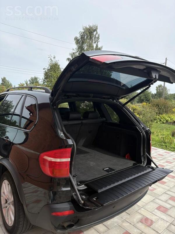 Melns BMW X5 2007 Rīga, ar dzinēja tilpumu 3.00 L un nobraukumu 249 tūkst. km par 8200 €, foto 5 vietnē AUTOMOTO.COM.LV