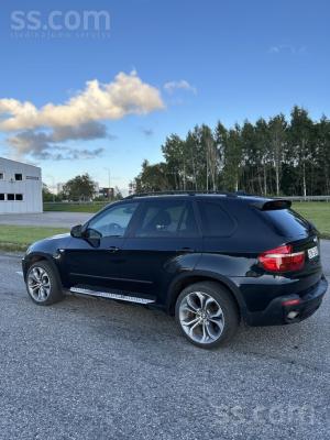 Melns BMW X5 2007 Rīga, ar dzinēja tilpumu 3.00 L un nobraukumu 570 tūkst. km par 5900 €, foto 7 vietnē AUTOMOTO.COM.LV