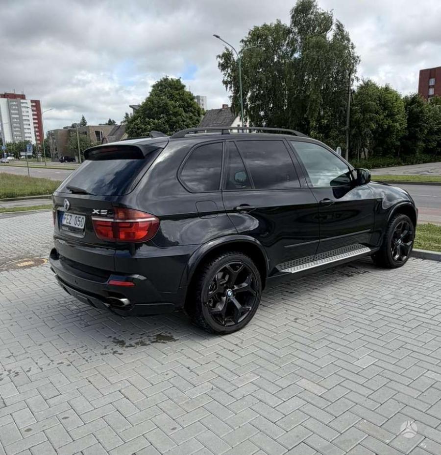Black BMW X5 2007 in Klaipeda, with an engine capacity of 2.99 L and mileage of 404 thousand km for 6400 €, photo 3 on AUTOMOTO.COM.LV