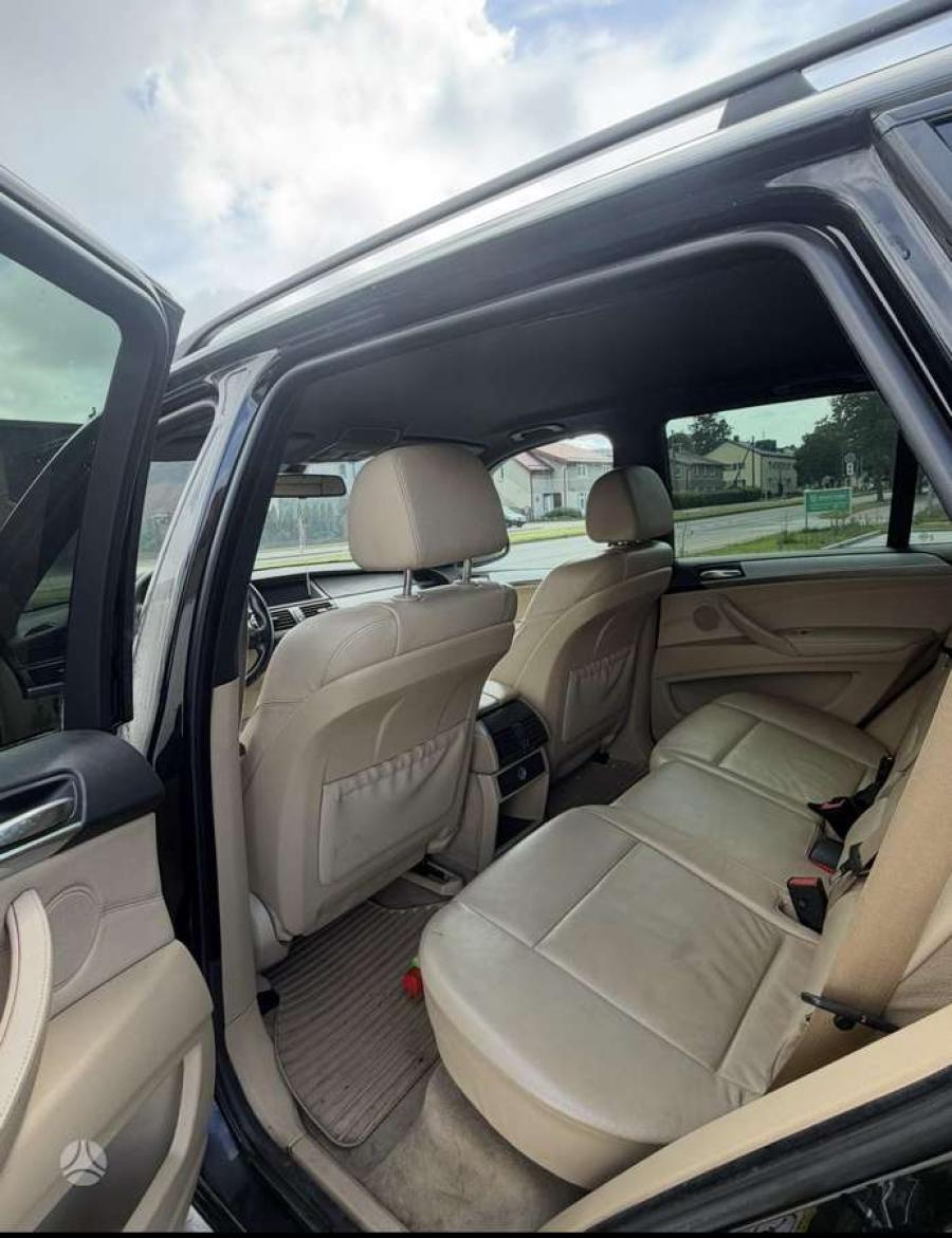 Black BMW X5 2007 in Klaipeda, with an engine capacity of 2.99 L and mileage of 404 thousand km for 6400 €, photo 9 on AUTOMOTO.COM.LV