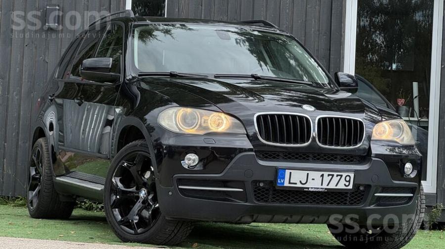 Black BMW X5 2007 in Riga, with an engine capacity of 3.00 L and mileage of 242 thousand km for 7850 €, photo 1 on AUTOMOTO.COM.LV