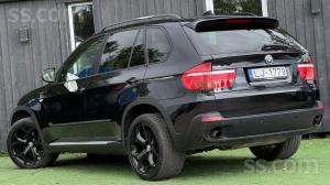Black BMW X5 2007 in Riga, with an engine capacity of 3.00 L and mileage of 242 thousand km for 7850 €, photo 4 on AUTOMOTO.COM.LV