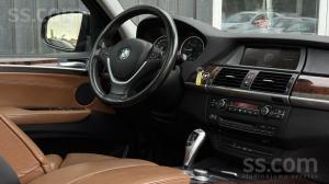 Black BMW X5 2007 in Riga, with an engine capacity of 3.00 L and mileage of 242 thousand km for 7850 €, photo 16 on AUTOMOTO.COM.LV