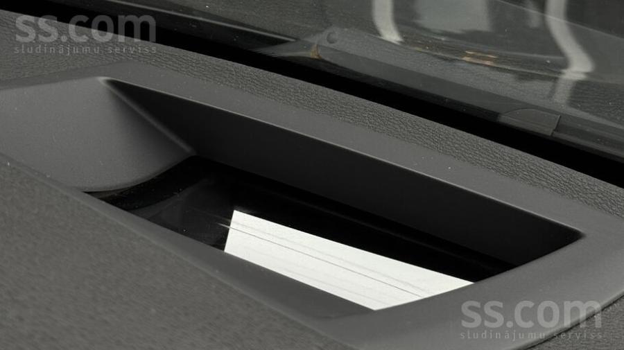 Black BMW X5 2007 in Riga, with an engine capacity of 3.00 L and mileage of 242 thousand km for 7850 €, photo 26 on AUTOMOTO.COM.LV