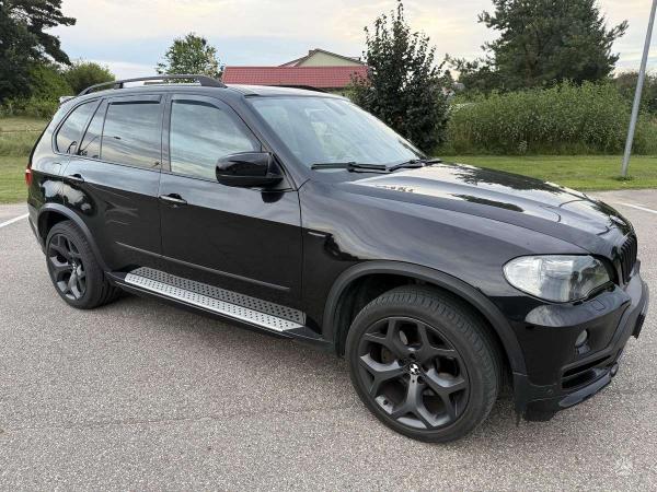 BMW X5 2007 in Trakai on AUTOMOTO.COM.LV Black BMW X5 2007 in Trakai, with an engine capacity of 2.99 L and mileage of 298 thousand km for 8550 €, photo 1 on AUTOMOTO.COM.LV