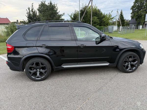 BMW X5 2007 in Trakai on AUTOMOTO.COM.LV Black BMW X5 2007 in Trakai, with an engine capacity of 2.99 L and mileage of 298 thousand km for 8550 €, photo 3 on AUTOMOTO.COM.LV