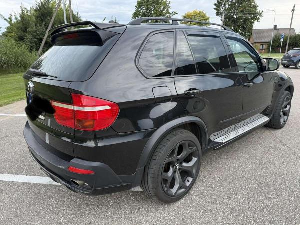 BMW X5 2007 in Trakai on AUTOMOTO.COM.LV Black BMW X5 2007 in Trakai, with an engine capacity of 2.99 L and mileage of 298 thousand km for 8550 €, photo 4 on AUTOMOTO.COM.LV
