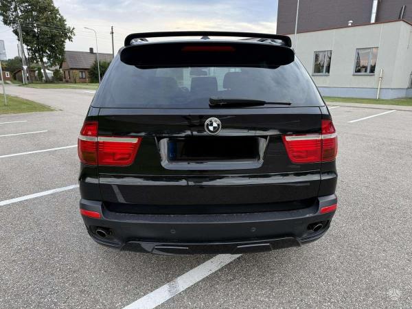 BMW X5 2007 in Trakai on AUTOMOTO.COM.LV Black BMW X5 2007 in Trakai, with an engine capacity of 2.99 L and mileage of 298 thousand km for 8550 €, photo 5 on AUTOMOTO.COM.LV