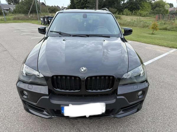 BMW X5 2007 in Trakai on AUTOMOTO.COM.LV Black BMW X5 2007 in Trakai, with an engine capacity of 2.99 L and mileage of 298 thousand km for 8550 €, photo 10 on AUTOMOTO.COM.LV