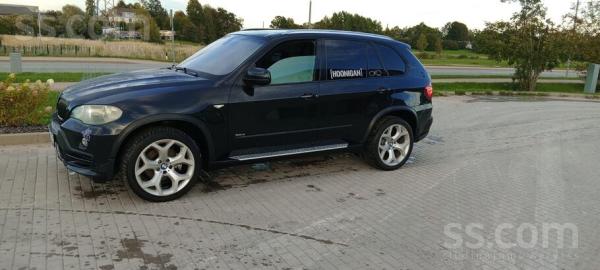 Black BMW X5 2007 in Saldus, with an engine capacity of 3.00 L and mileage of 340 thousand km for 7000 €, photo 3 on AUTOMOTO.COM.LV