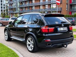Black BMW X5 2007 in Riga, with an engine capacity of 3.00 L and mileage of 340 thousand km for 7990 €, photo 3 on AUTOMOTO.COM.LV