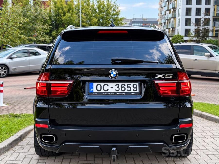 Black BMW X5 2007 in Riga, with an engine capacity of 3.00 L and mileage of 340 thousand km for 7990 €, photo 6 on AUTOMOTO.COM.LV