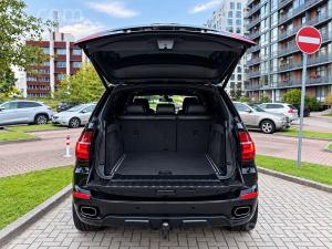 Black BMW X5 2007 in Riga, with an engine capacity of 3.00 L and mileage of 340 thousand km for 7990 €, photo 7 on AUTOMOTO.COM.LV