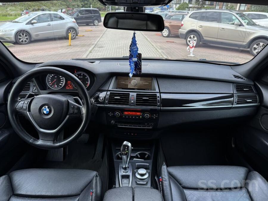 Black BMW X5 2007 in Riga, with an engine capacity of 3.00 L and mileage of 340 thousand km for 7990 €, photo 10 on AUTOMOTO.COM.LV