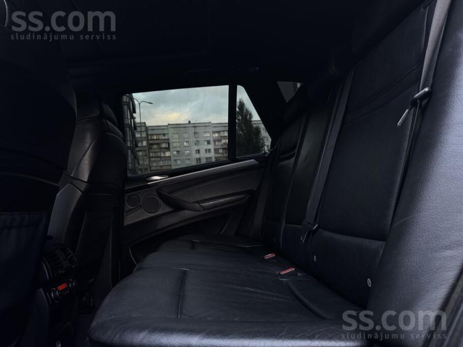 Black BMW X5 2007 in Riga, with an engine capacity of 3.00 L and mileage of 340 thousand km for 7990 €, photo 11 on AUTOMOTO.COM.LV