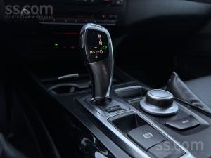 Black BMW X5 2007 in Riga, with an engine capacity of 3.00 L and mileage of 340 thousand km for 7990 €, photo 24 on AUTOMOTO.COM.LV