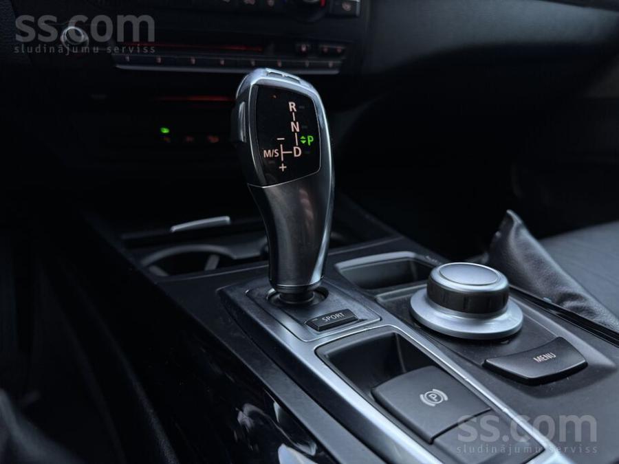 Black BMW X5 2007 in Riga, with an engine capacity of 3.00 L and mileage of 340 thousand km for 7990 €, photo 24 on AUTOMOTO.COM.LV