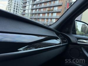 Black BMW X5 2007 in Riga, with an engine capacity of 3.00 L and mileage of 340 thousand km for 7990 €, photo 25 on AUTOMOTO.COM.LV
