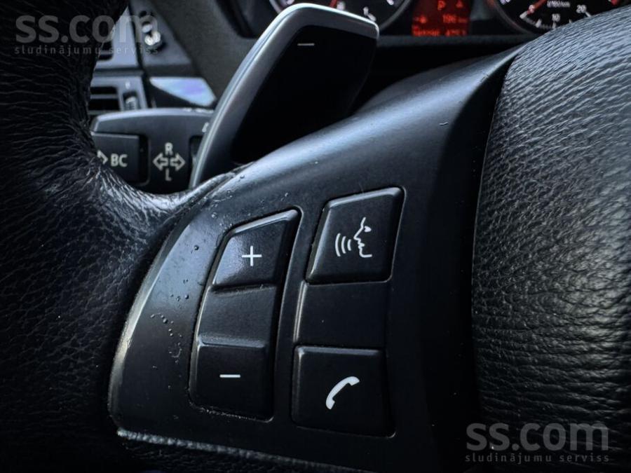 Black BMW X5 2007 in Riga, with an engine capacity of 3.00 L and mileage of 340 thousand km for 7990 €, photo 28 on AUTOMOTO.COM.LV
