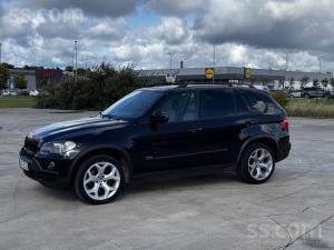 Black BMW X5 2007 in Liepaja, with an engine capacity of 3.00 L and mileage of 447 thousand km for 6890 €, photo 3 on AUTOMOTO.COM.LV