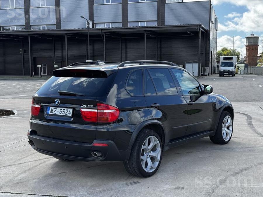 Black BMW X5 2007 in Liepaja, with an engine capacity of 3.00 L and mileage of 447 thousand km for 6890 €, photo 5 on AUTOMOTO.COM.LV