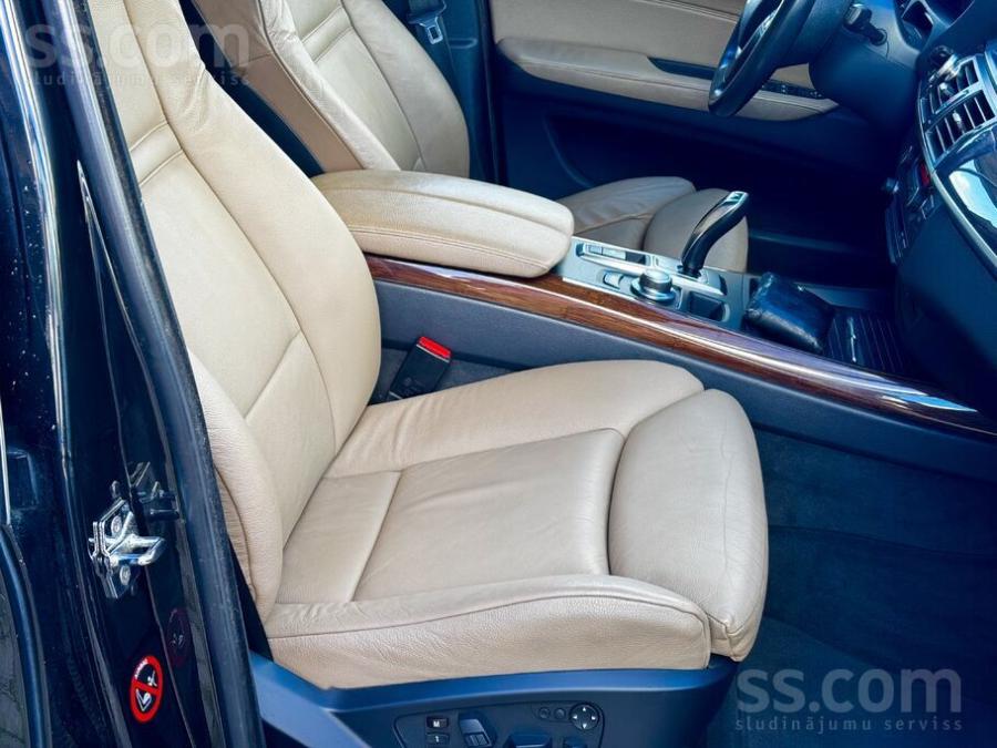 Black BMW X5 2007 in Liepaja, with an engine capacity of 3.00 L and mileage of 447 thousand km for 6890 €, photo 13 on AUTOMOTO.COM.LV