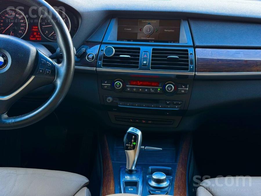 Black BMW X5 2007 in Liepaja, with an engine capacity of 3.00 L and mileage of 447 thousand km for 6890 €, photo 16 on AUTOMOTO.COM.LV