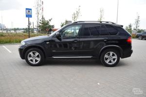 Melns BMW X5 2007 Viļņa, ar dzinēja tilpumu 3.00 L un nobraukumu 318 tūkst. km par 8250 €, foto 5 vietnē AUTOMOTO.COM.LV