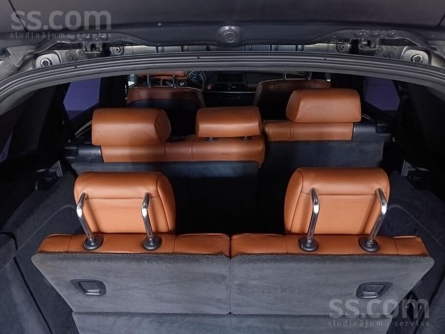 Melns BMW X5 2007 Jēkabpils, ar dzinēja tilpumu 3.00 L un nobraukumu 302 tūkst. km par 5950 €, foto 7 vietnē AUTOMOTO.COM.LV