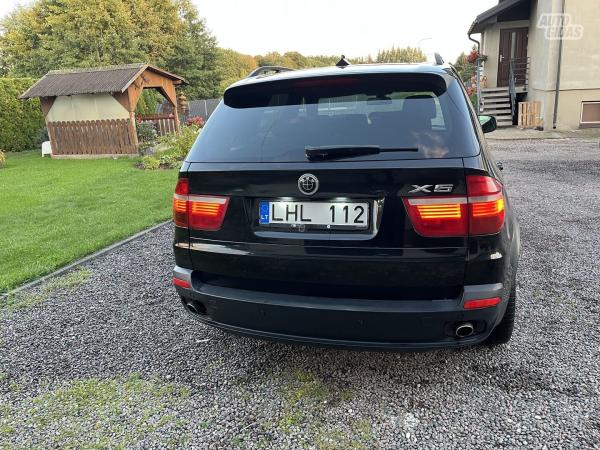 Black BMW X5 2007 in Marijampole, with an engine capacity of 3.00 L and mileage of 399 thousand km for 7200 €, photo 10 on AUTOMOTO.COM.LV