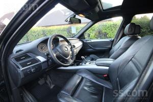 Black BMW X5 2007 in Riga, with an engine capacity of 3.00 L and mileage of 361 thousand km for 7500 €, photo 9 on AUTOMOTO.COM.LV