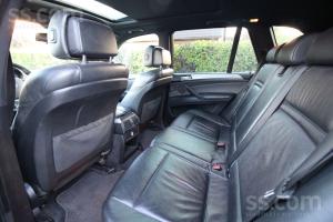 Black BMW X5 2007 in Riga, with an engine capacity of 3.00 L and mileage of 361 thousand km for 7500 €, photo 10 on AUTOMOTO.COM.LV