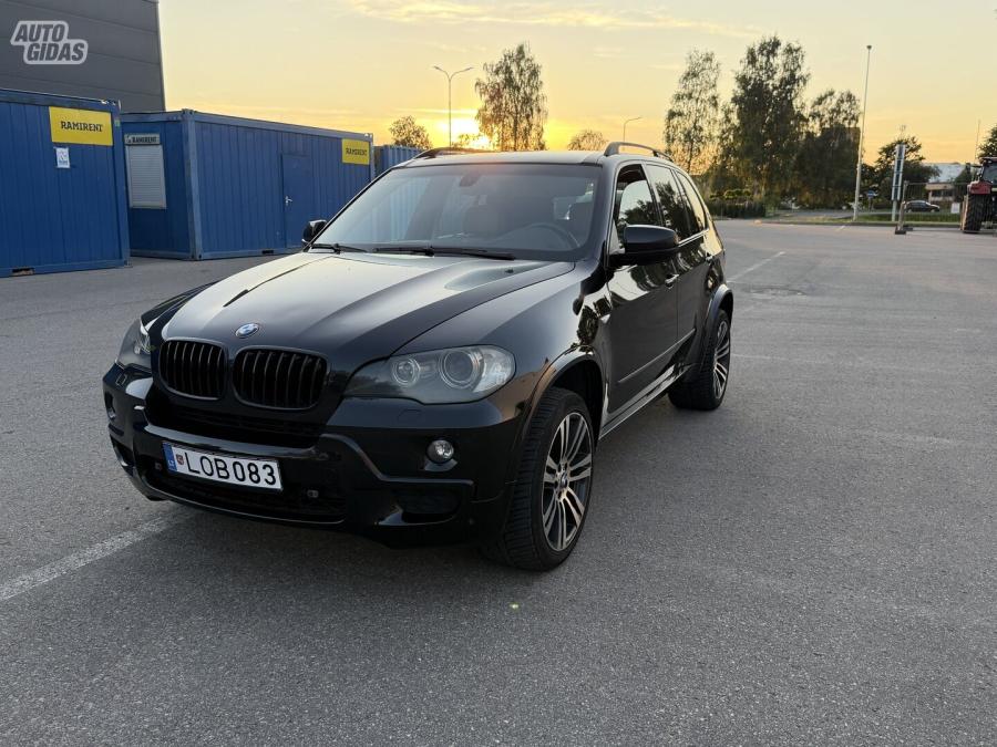 Black BMW X5 2007 in Utena, with an engine capacity of 3.00 L and mileage of 440 thousand km for 8950 €, photo 3 on AUTOMOTO.COM.LV