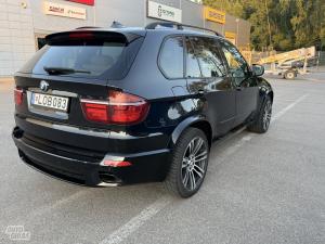 Black BMW X5 2007 in Utena, with an engine capacity of 3.00 L and mileage of 440 thousand km for 8950 €, photo 5 on AUTOMOTO.COM.LV