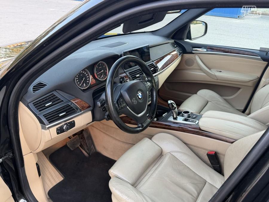 Black BMW X5 2007 in Utena, with an engine capacity of 3.00 L and mileage of 440 thousand km for 8950 €, photo 10 on AUTOMOTO.COM.LV