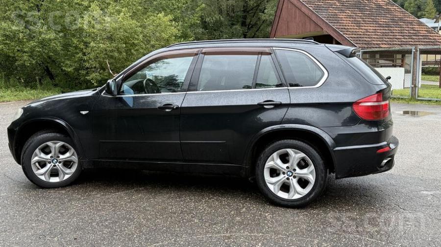 Melns BMW X5 2007 Rīga, ar dzinēja tilpumu 3.00 L un nobraukumu 378 tūkst. km par 8250 €, foto 1 vietnē AUTOMOTO.COM.LV