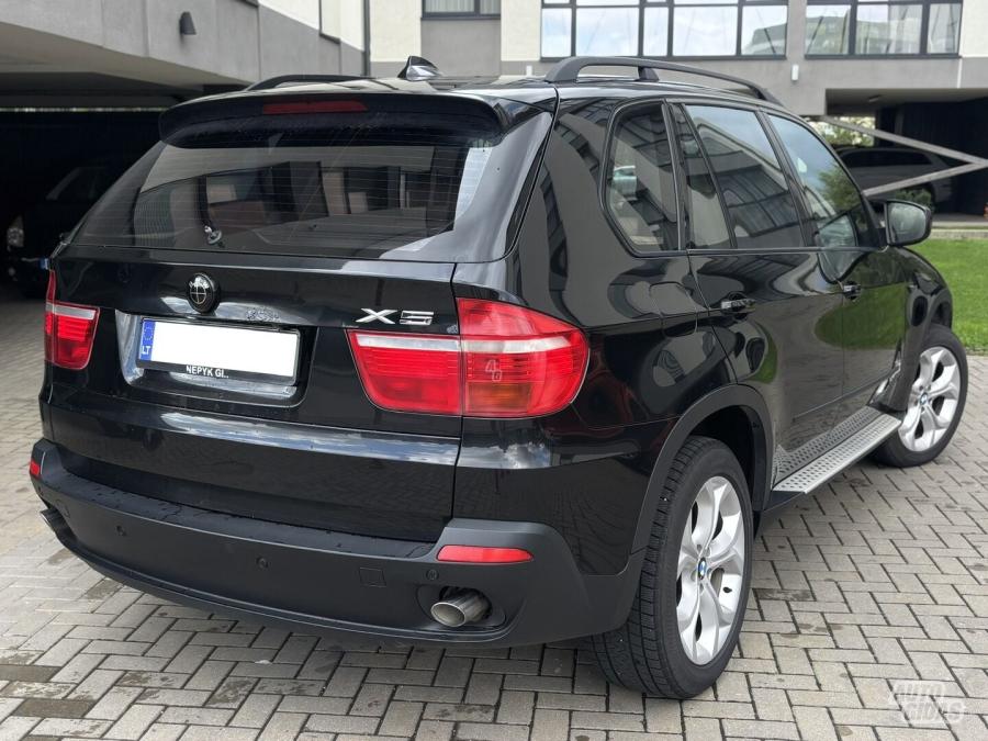 Black BMW X5 2007 in Kaunas, with an engine capacity of 3.00 L and mileage of 240 thousand km for 6950 €, photo 5 on AUTOMOTO.COM.LV