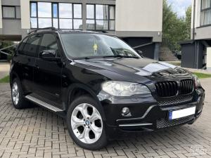 Black BMW X5 2007 in Kaunas, with an engine capacity of 3.00 L and mileage of 240 thousand km for 6950 €, photo 6 on AUTOMOTO.COM.LV