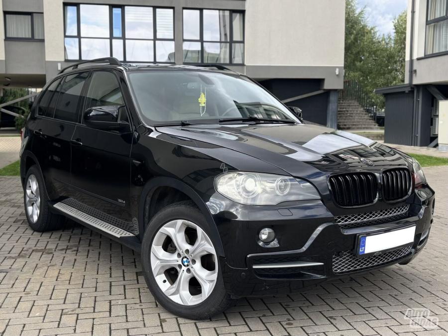 Black BMW X5 2007 in Kaunas, with an engine capacity of 3.00 L and mileage of 240 thousand km for 6950 €, photo 6 on AUTOMOTO.COM.LV