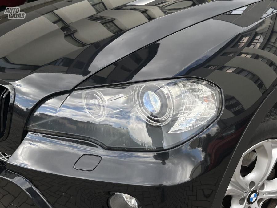Black BMW X5 2007 in Kaunas, with an engine capacity of 3.00 L and mileage of 240 thousand km for 6950 €, photo 8 on AUTOMOTO.COM.LV