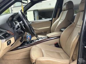 Black BMW X5 2007 in Kaunas, with an engine capacity of 3.00 L and mileage of 240 thousand km for 6950 €, photo 16 on AUTOMOTO.COM.LV