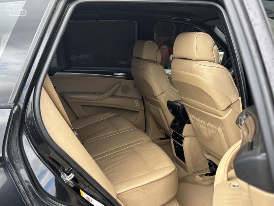 Black BMW X5 2007 in Kaunas, with an engine capacity of 3.00 L and mileage of 240 thousand km for 6950 €, photo 27 on AUTOMOTO.COM.LV
