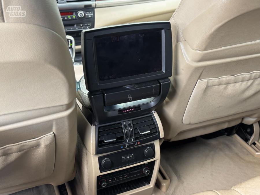 Black BMW X5 2007 in Kaunas, with an engine capacity of 3.00 L and mileage of 240 thousand km for 6950 €, photo 29 on AUTOMOTO.COM.LV