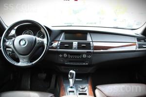 Black BMW X5 2008 in Rezekne, with an engine capacity of 3.00 L and mileage of 314 thousand km for 62300 €, photo 7 on AUTOMOTO.COM.LV