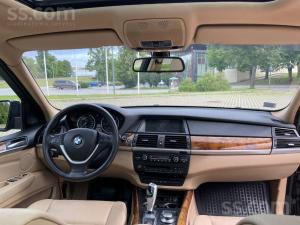 Melns BMW X5 2008 Cēsis, ar dzinēja tilpumu 3.00 L un nobraukumu 213 tūkst. km par 11500 €, foto 15 vietnē AUTOMOTO.COM.LV