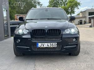 Black BMW X5 2008 in Riga, with an engine capacity of 3.00 L and mileage of 321 thousand km for 11000 €, photo 2 on AUTOMOTO.COM.LV