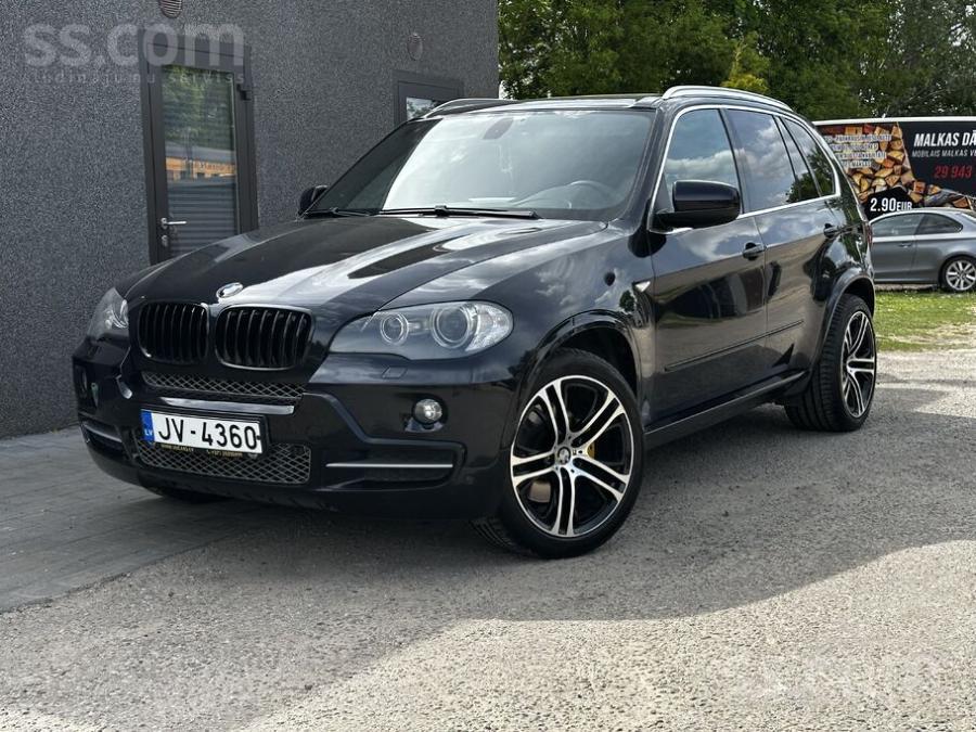 Black BMW X5 2008 in Riga, with an engine capacity of 3.00 L and mileage of 321 thousand km for 11000 €, photo 4 on AUTOMOTO.COM.LV